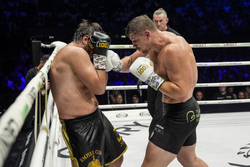 Rico Verhoeven domine Artem Vakhitov pour conserver le titre mondial ...